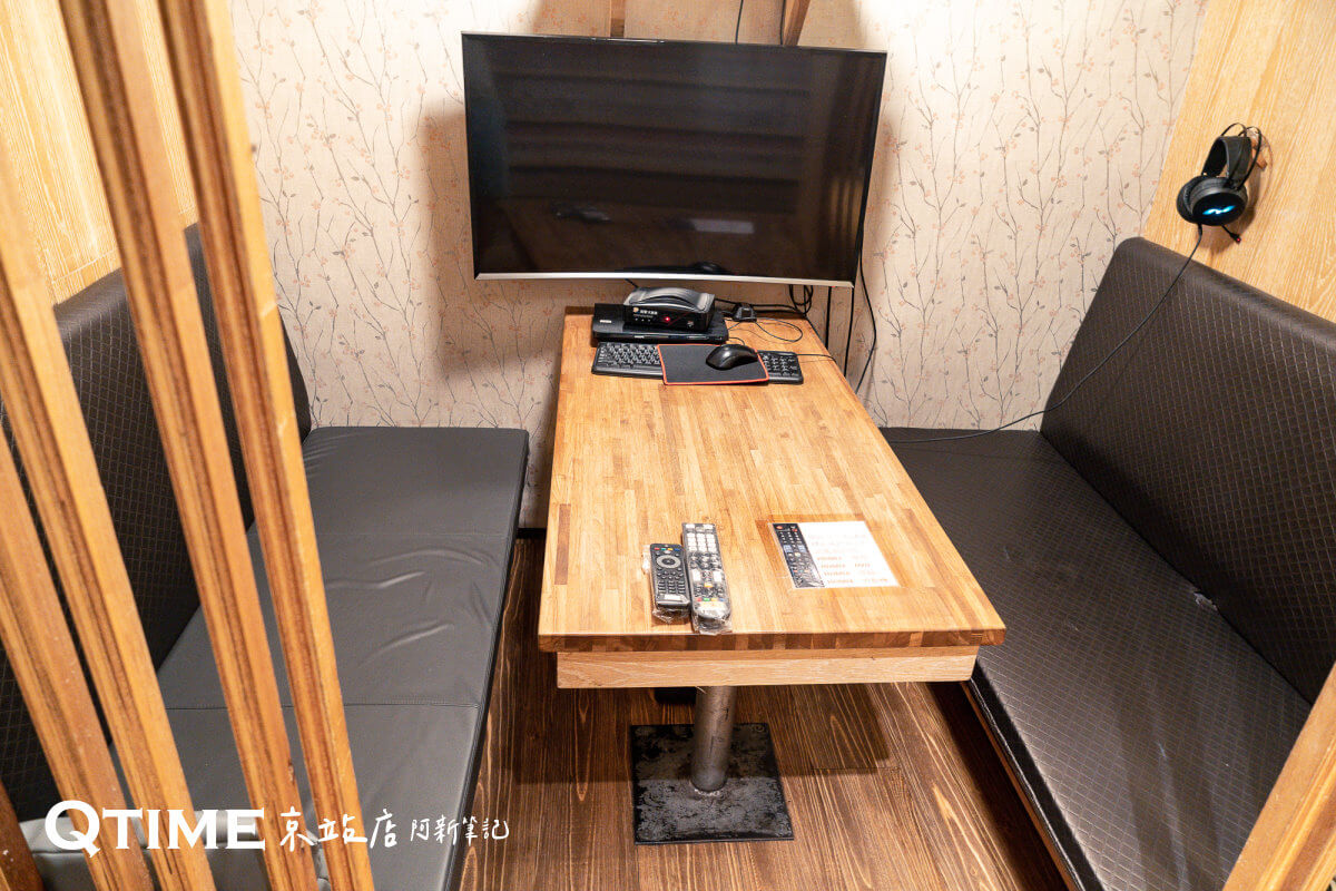 Qtime 京站店｜過夜包廂只要230元！飲料暢飲、漫畫影片免費看～