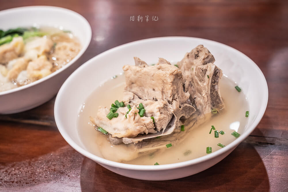 Bamee Kon Sae Lee | 曼谷近70年雲吞麵老店，連米其林都推薦！