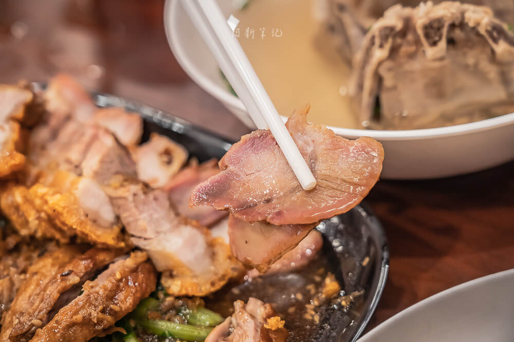 Bamee Kon Sae Lee | 曼谷近70年雲吞麵老店，連米其林都推薦！