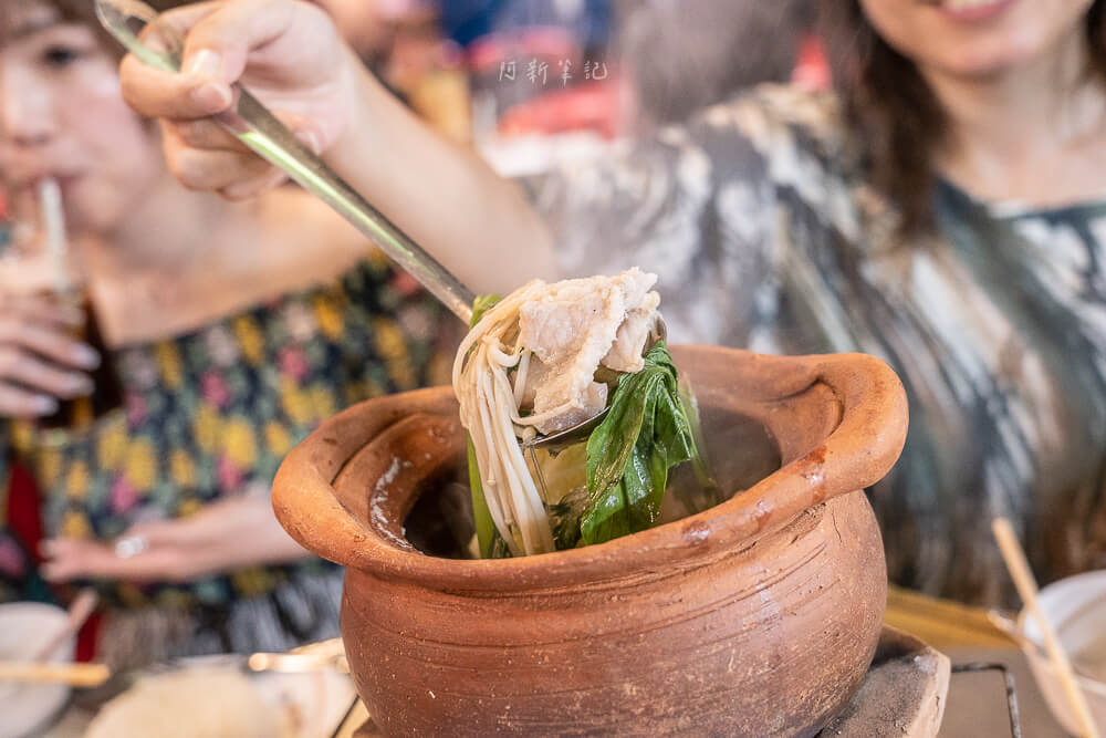 Chim Chum Suthiporn | 曼谷陶罐小火鍋！有夠低調，但生意超好～